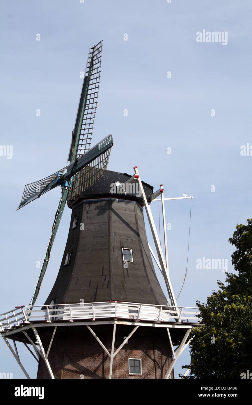 Windmill groningen village holland netherlands hi-res stock photography ...