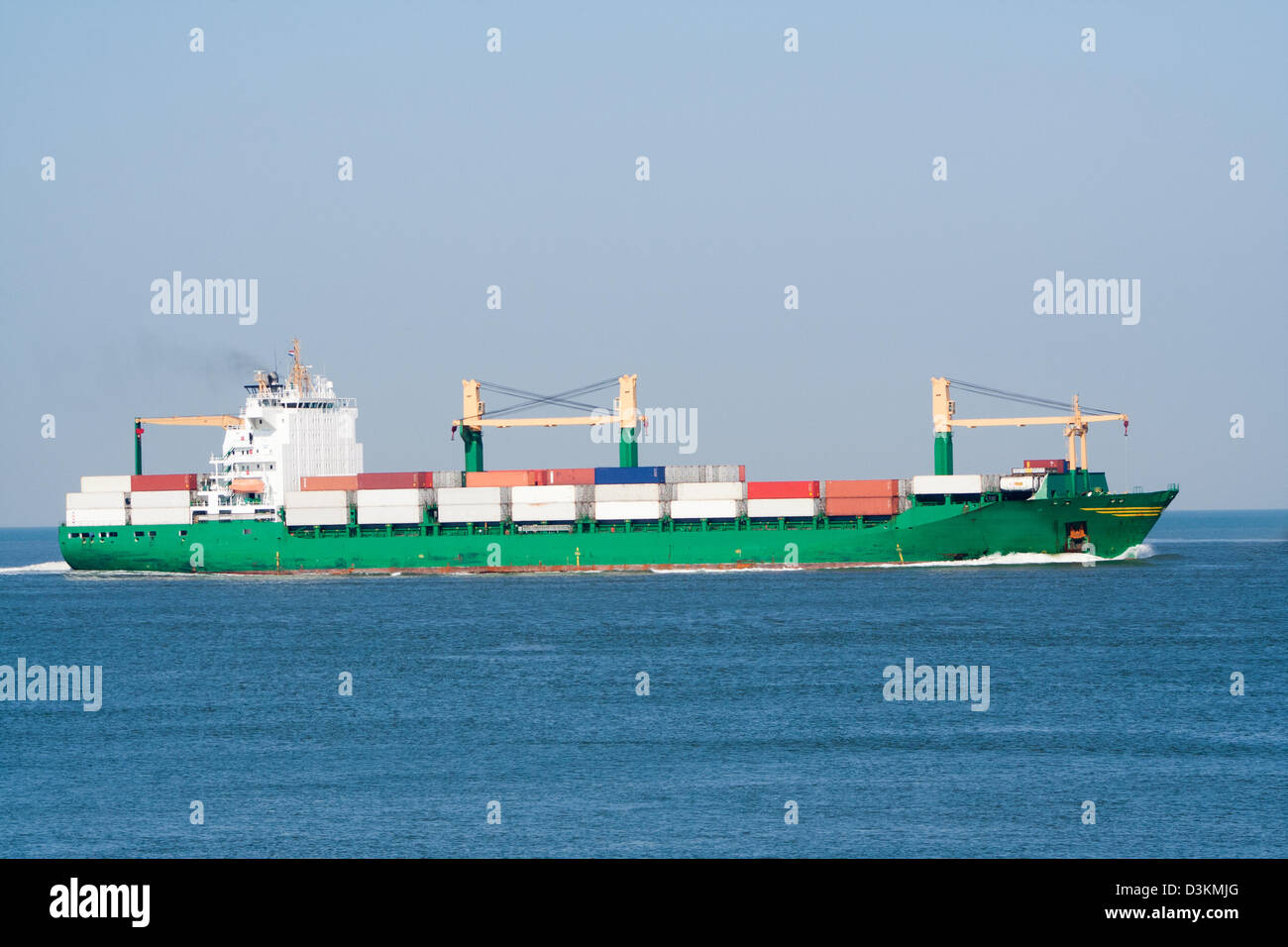 Shipping container at sea hi-res stock photography and images - Alamy