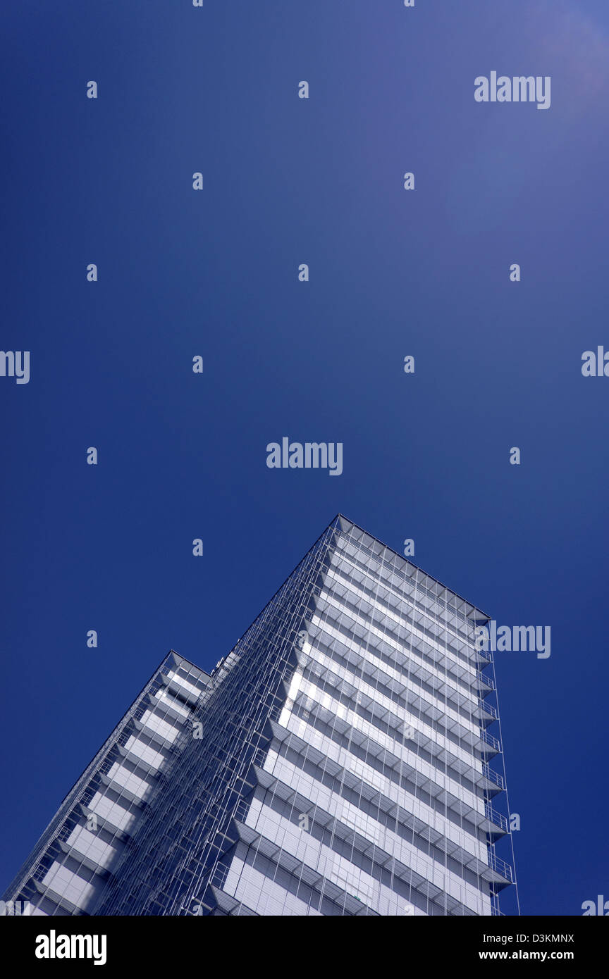 Building with blue sky hi-res stock photography and images - Alamy