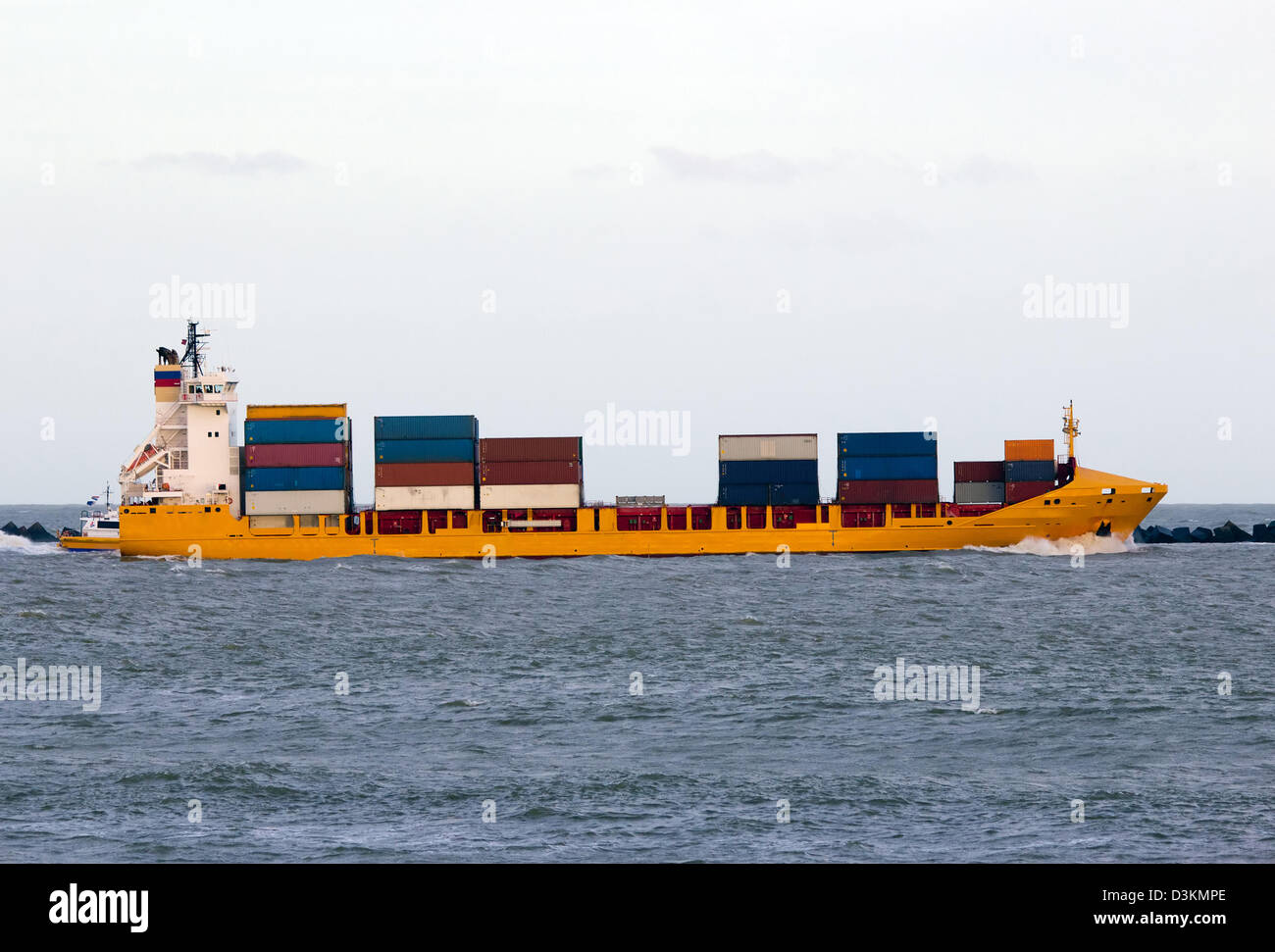 Container ship leaving port hi-res stock photography and images - Alamy