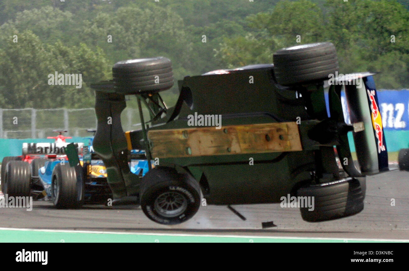 Formula one racing accident hi-res stock photography and images - Alamy
