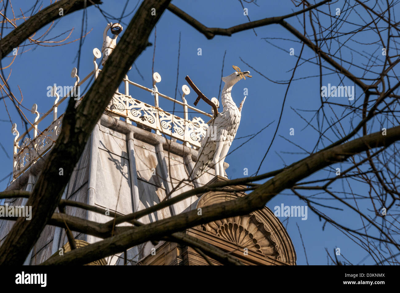 The third Liver Bird in Liverpool on the Mersey Chambers building ...
