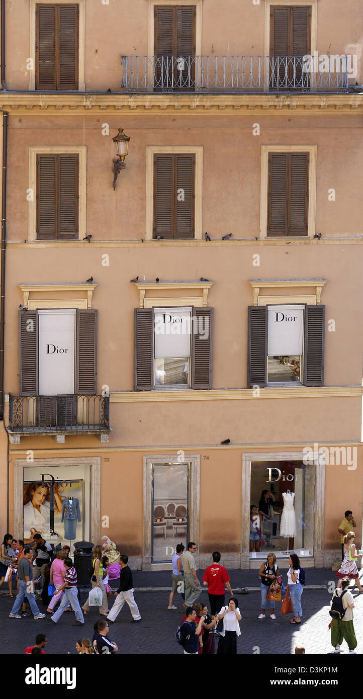 (dpa) - View on the Dior store in Rome, Italy, 17 July 2005. Photo ...
