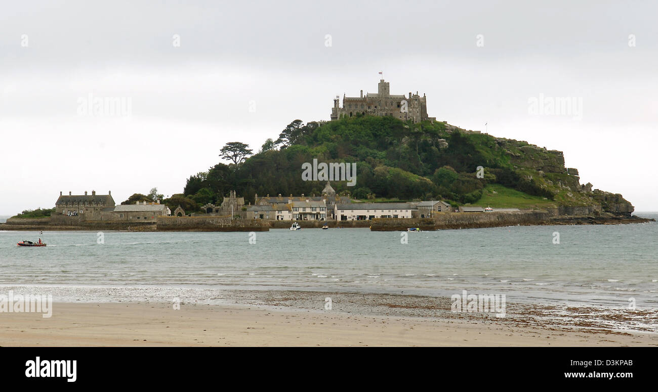 (dpa) - A view of St. Michaels Mount in Marazion, Cornwall, UK, 01 June ...