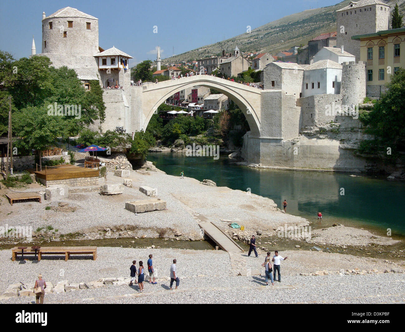 (dpa) - The picture shows the Stari Most bridge over the Neretva river ...