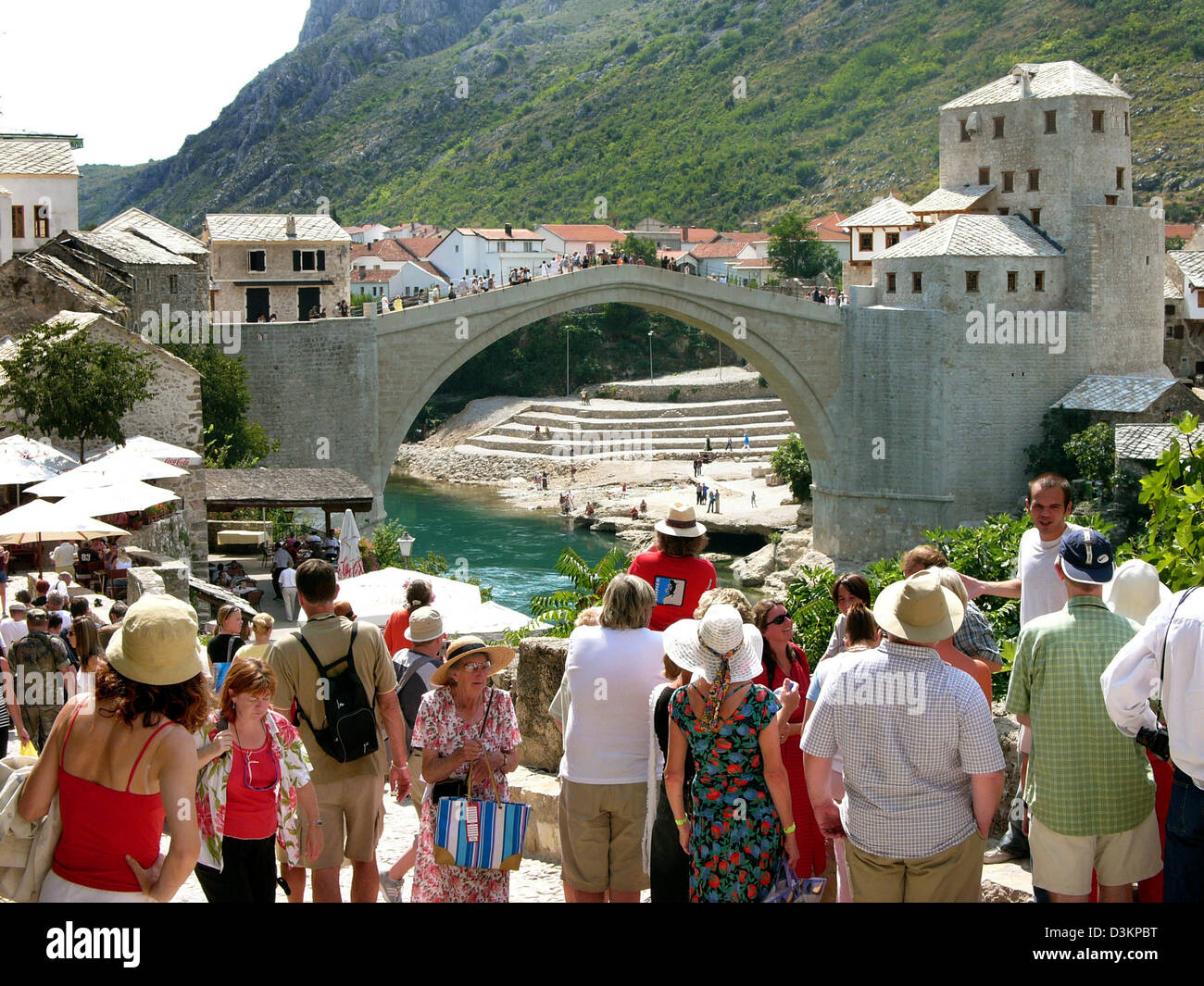 Mostar bridge croatia hi-res stock photography and images - Alamy
