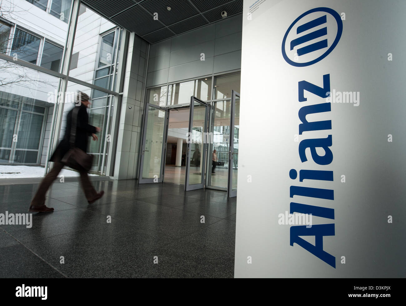 Allianz logo hi-res stock photography and images - Alamy