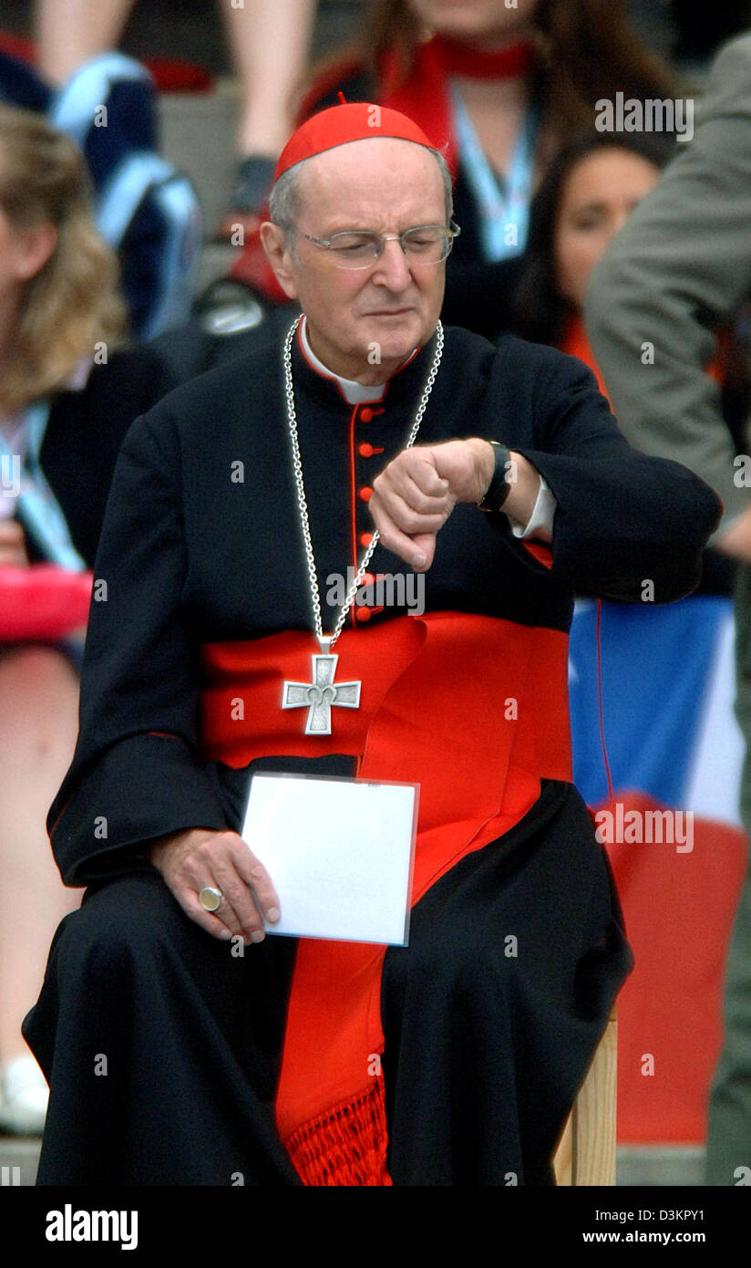 Cardinal meisner hi-res stock photography and images - Alamy