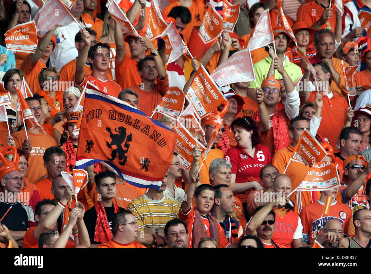 Dutch fans hi-res stock photography and images - Alamy
