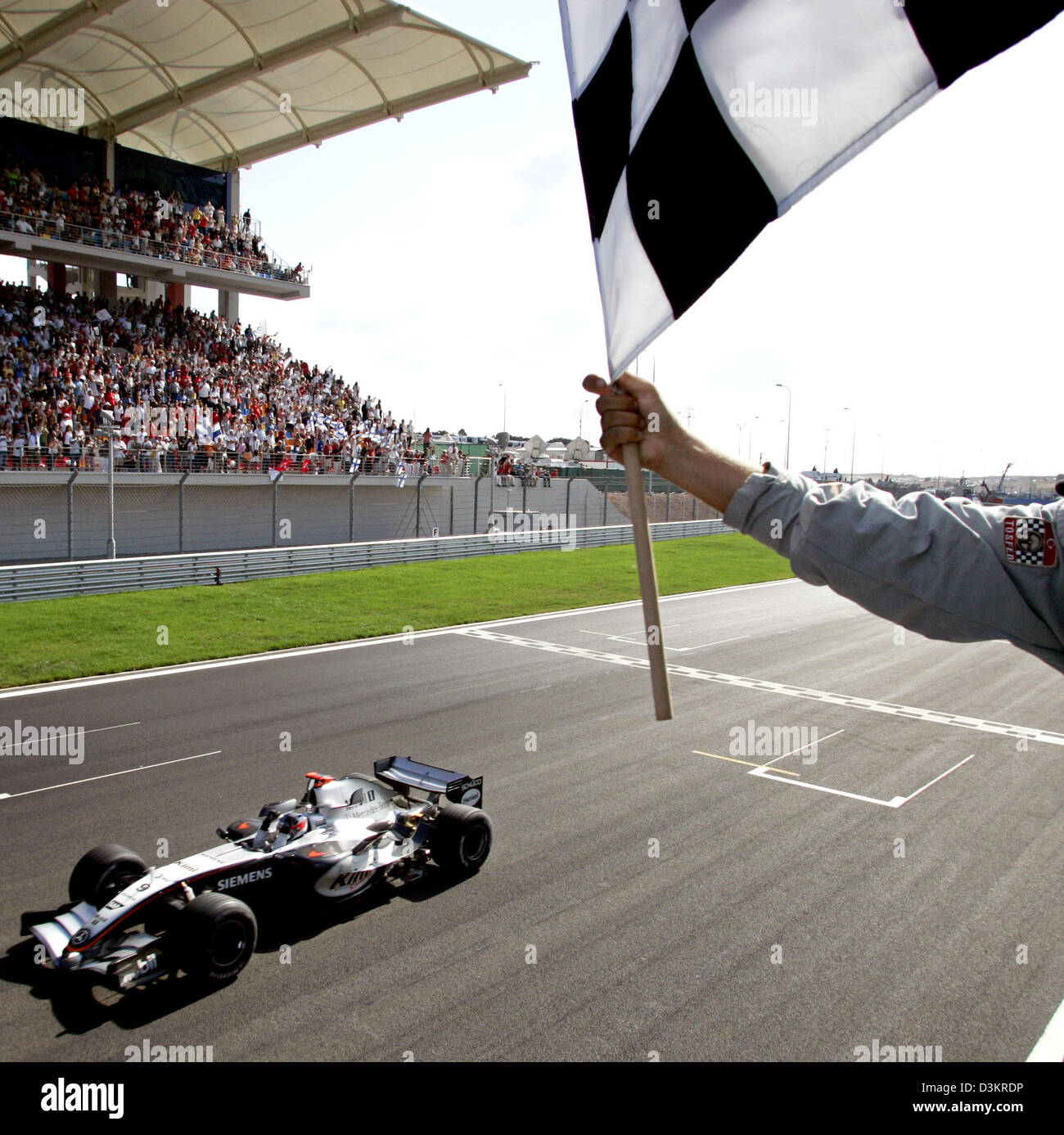 Formula 1 Flag Checkered Flag Stock Photos & Formula 1 Flag Checkered ...