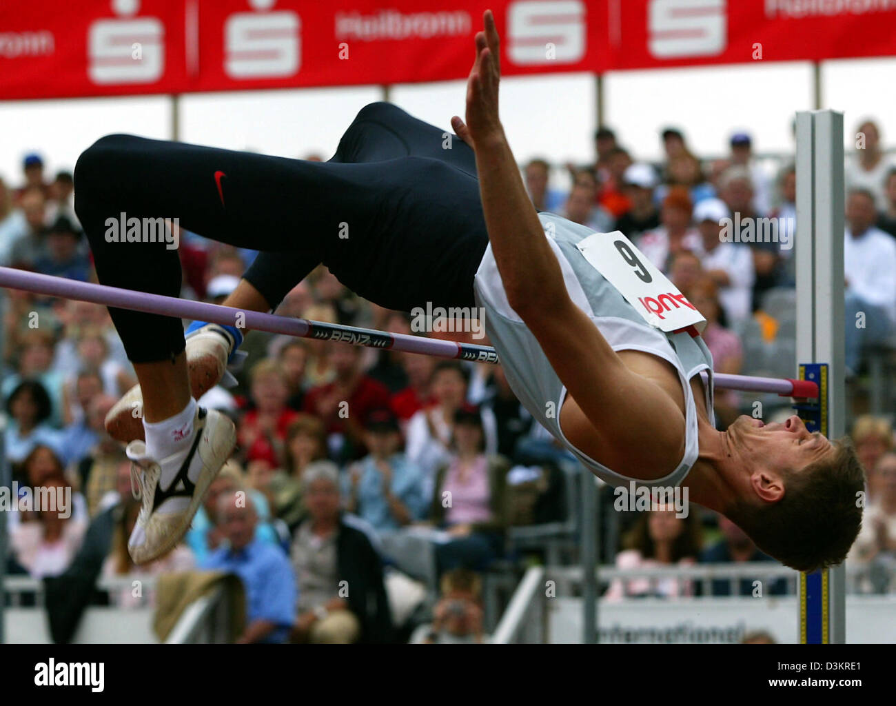 Cuban athlete athletics hi-res stock photography and images - Alamy