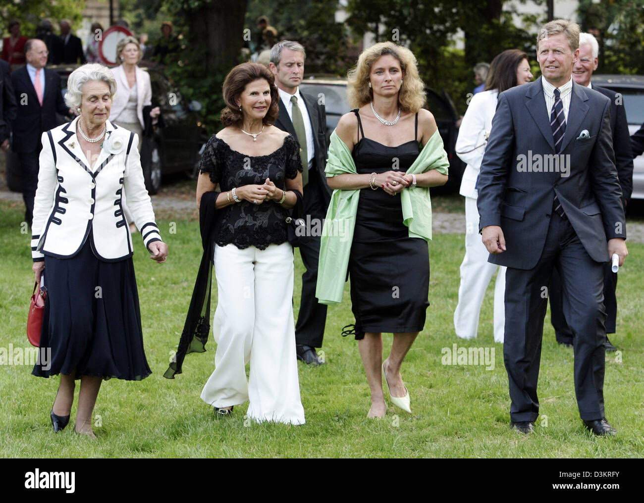 (dpa) - The picture shows Queen Sylvia of Sweden (2nd from L), Princess ...
