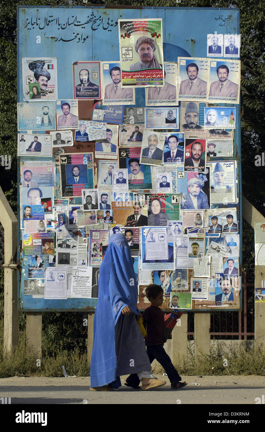 2005 afghanistan election hi-res stock photography and images - Alamy