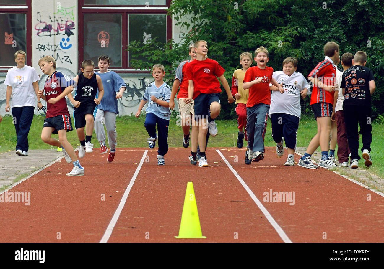 Education edu schools running track children germany hi-res stock ...