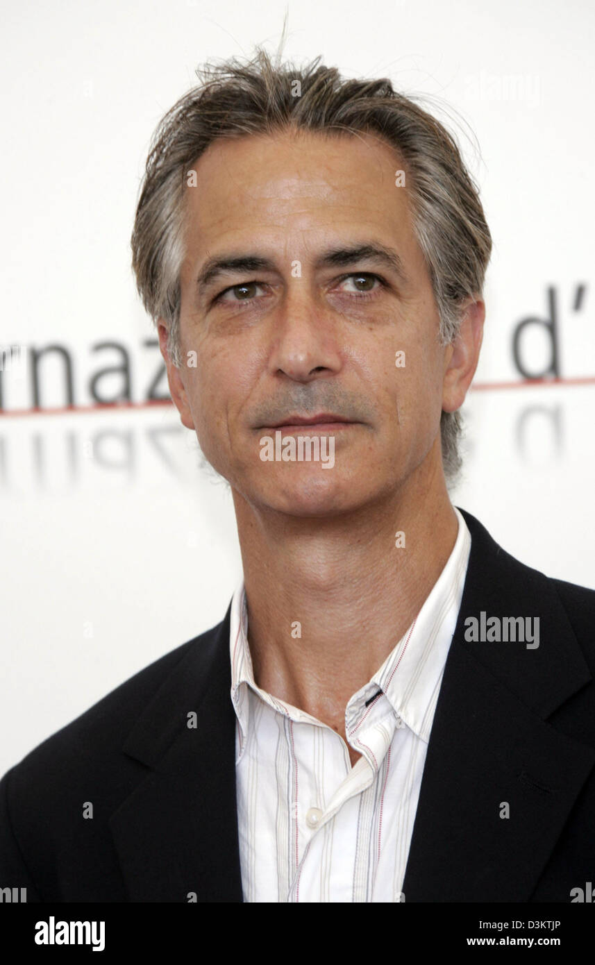 (dpa) - US American actor David Strathairn smiles at the premiere event ...