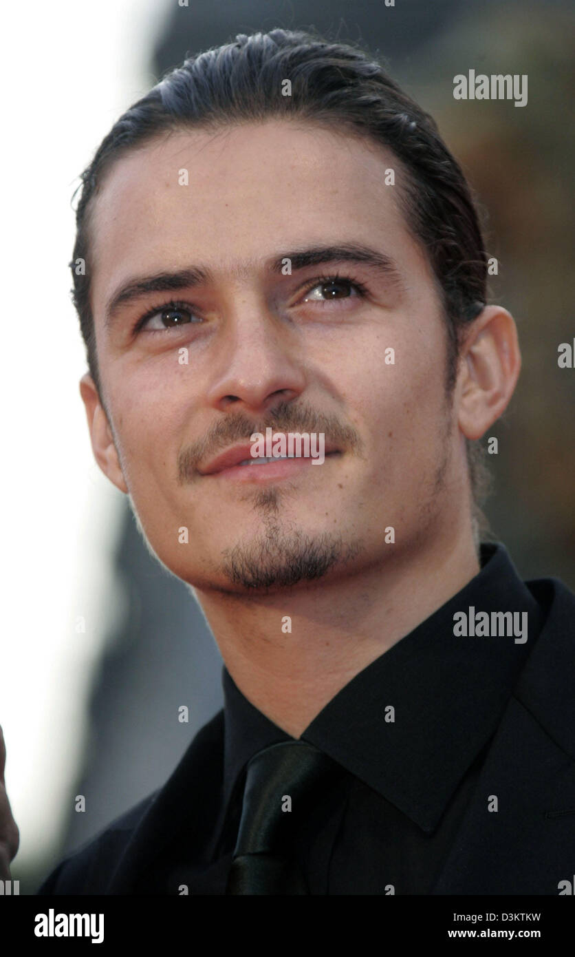 (dpa) - British actor Orlando Bloom smiles at the film premiere event ...