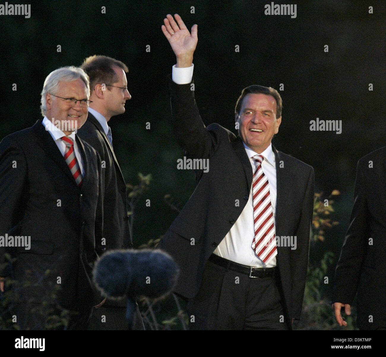 German chancellor gerhard schroeder smiling hi-res stock photography ...