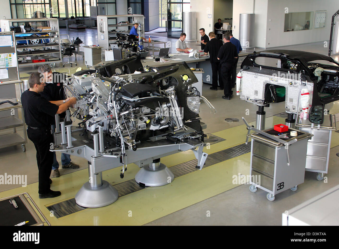 Car production in france hi-res stock photography and images - Alamy