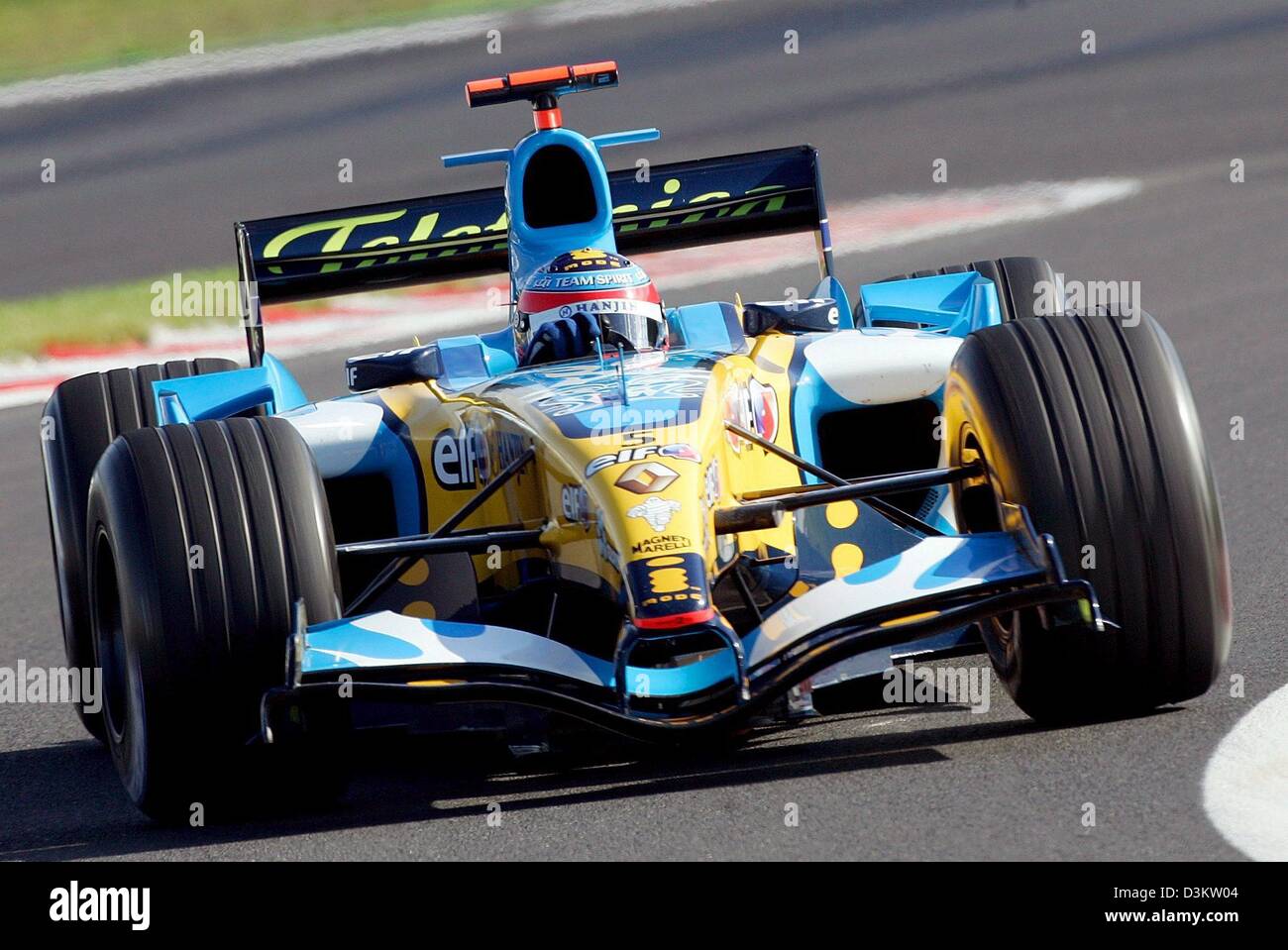 (dpa) - Spanish Formula One driver Fernando Alonso of Renault in action ...