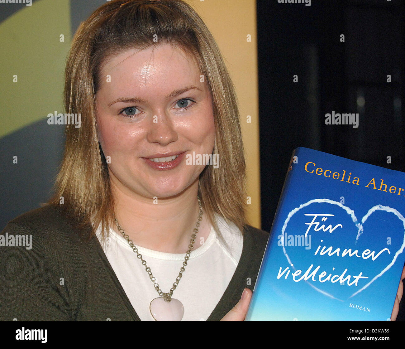 Female irish author hi-res stock photography and images - Alamy