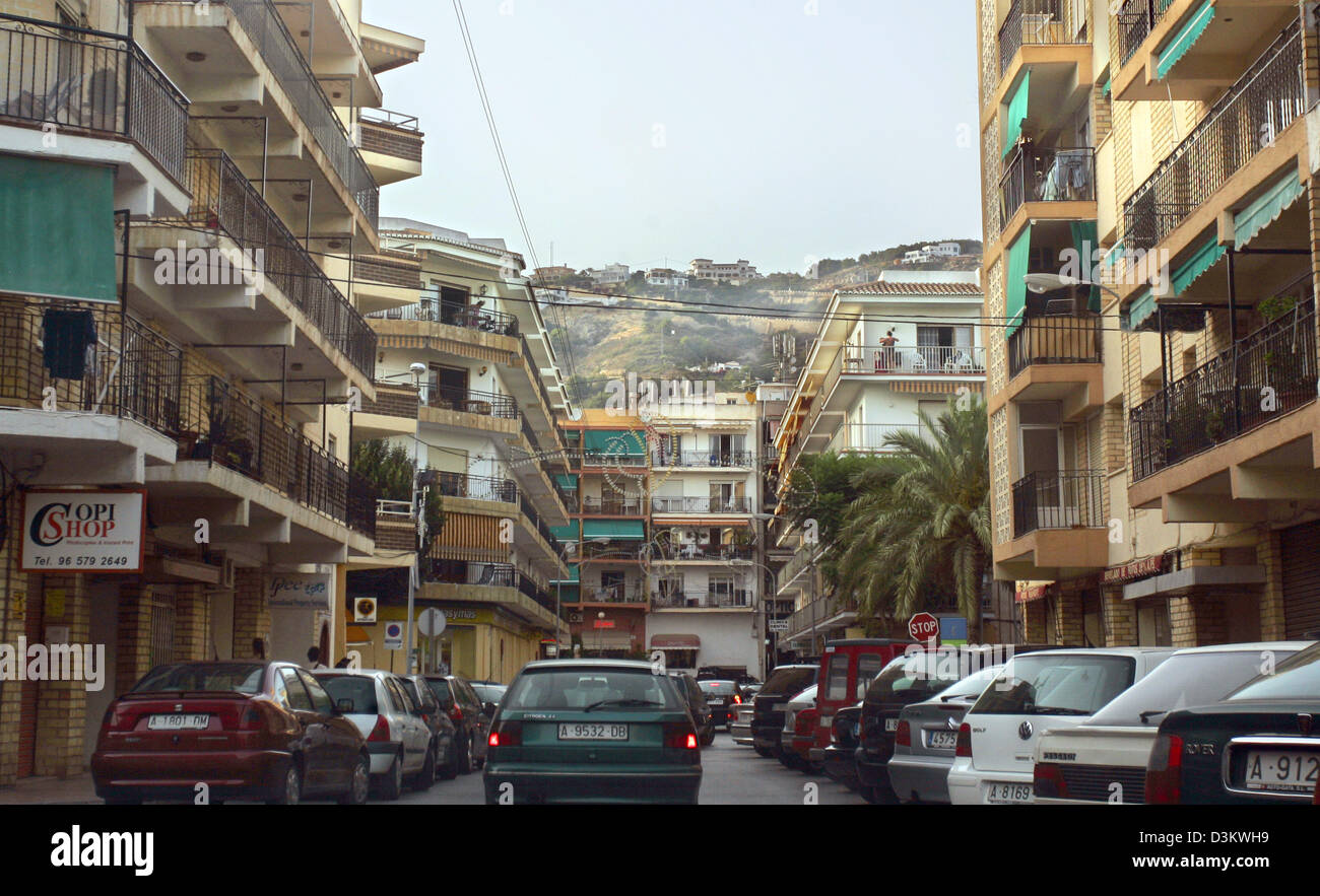 (dpa) - The picture dated 16 July 2005 shows a street in Javea at Costa ...