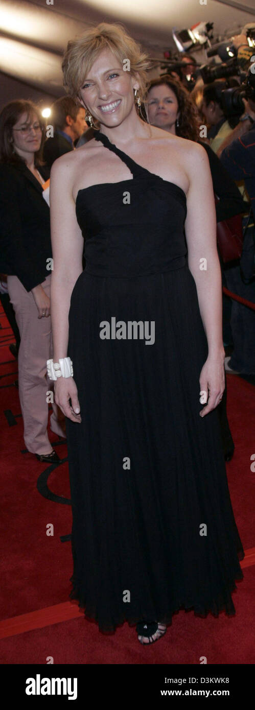 (dpa) - Actress Toni Collette poses at the premiere of the film 'In Her ...