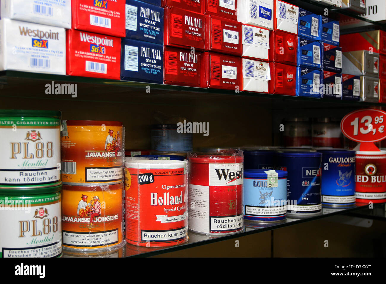 Tobacco cigarettes retailer hi-res stock photography and images - Alamy