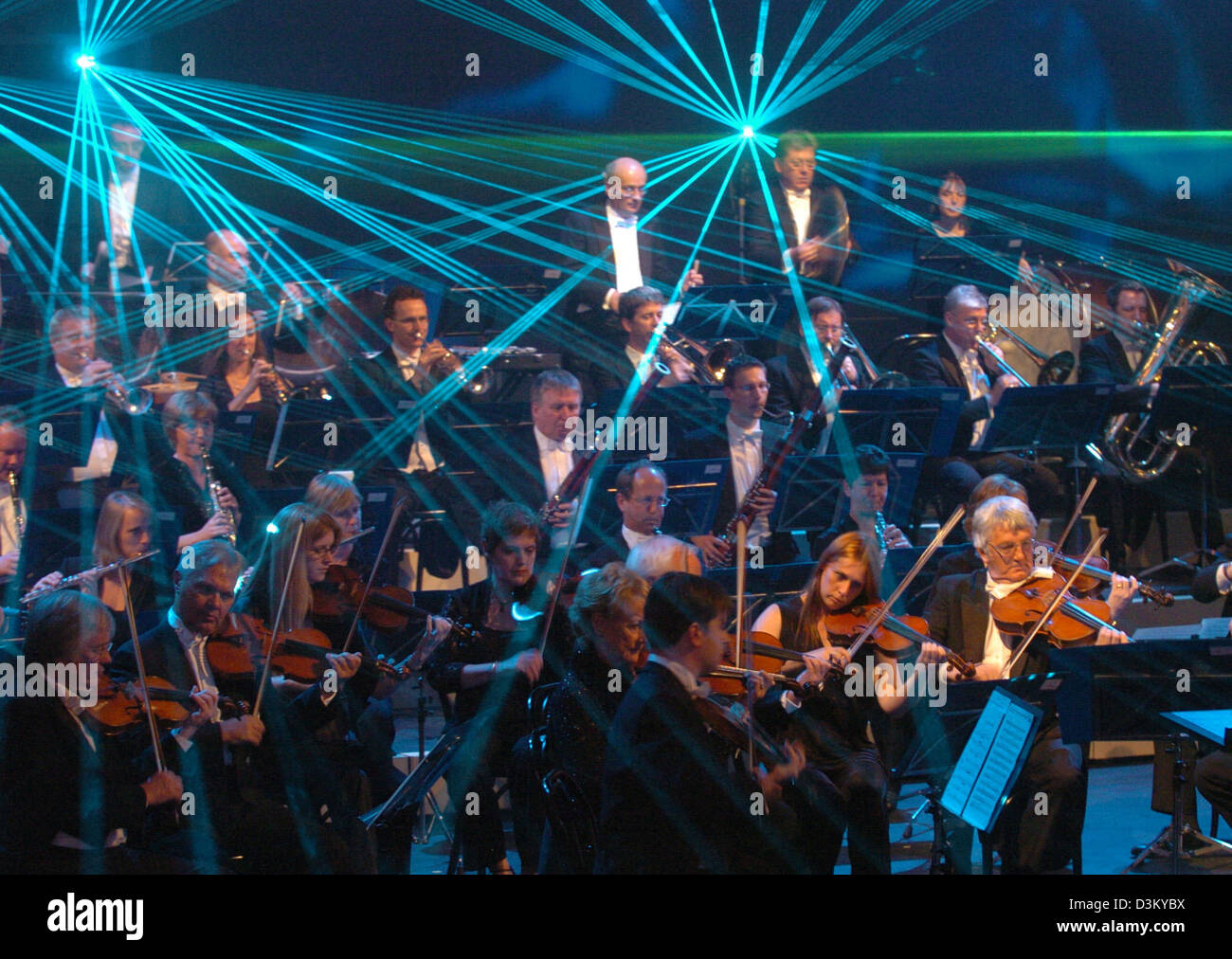 German orchestra in performance hi-res stock photography and images - Alamy
