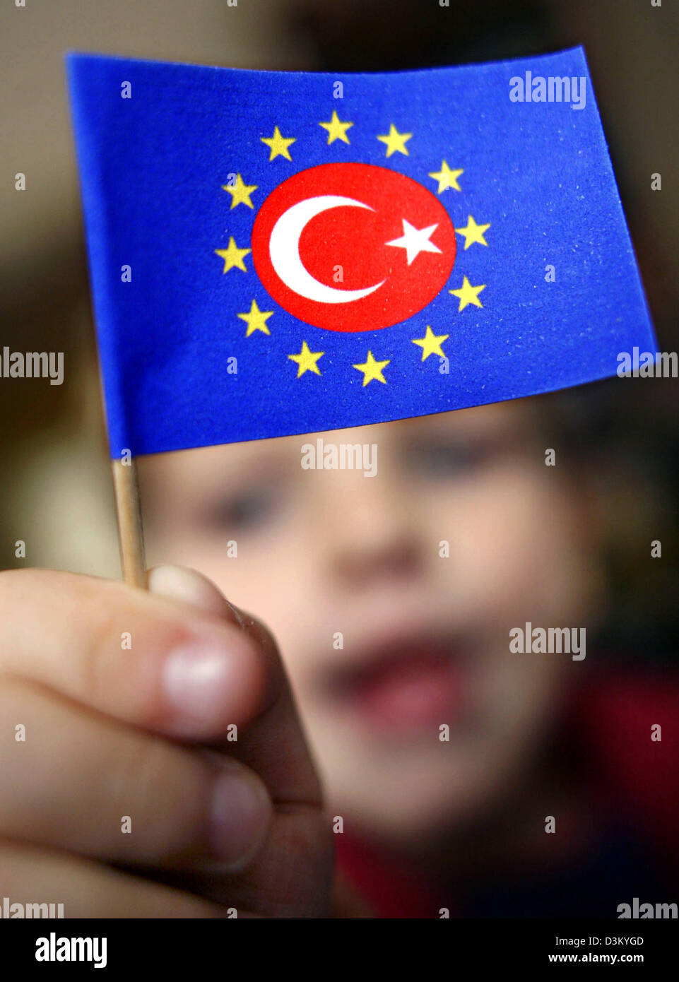 (dpa) - The flags of the European Union (EU) and Turkey are joined in a ...