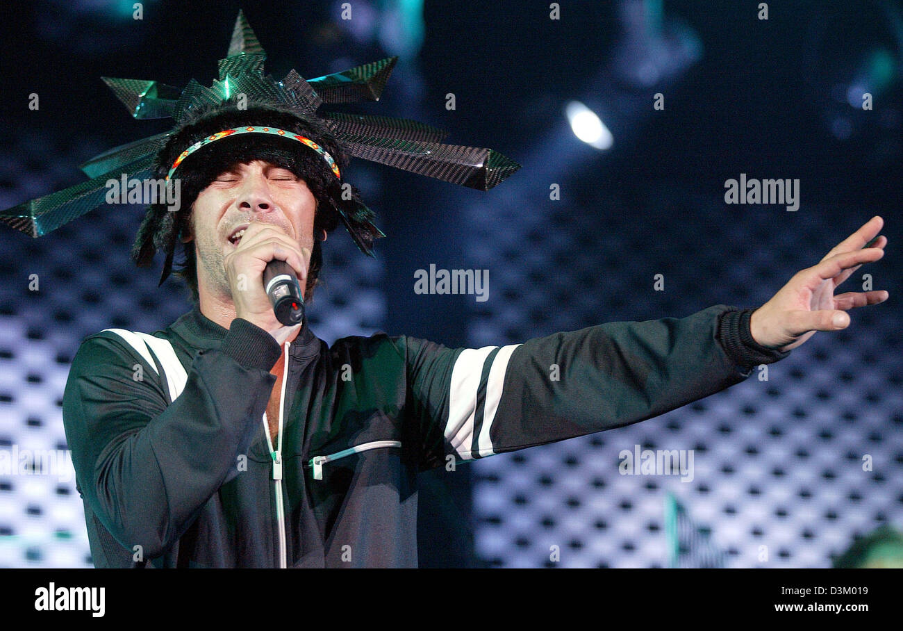 (dpa) - Singer of British pop band 'Jamiroquai' Jason Kay performs on ...