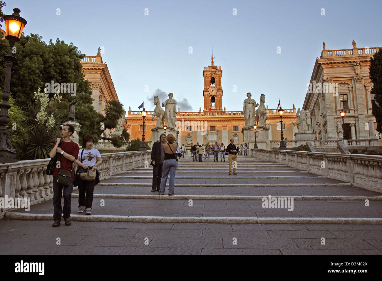 (dpa) - The picture dated 18 September 2005 shows sunset at Campidoglio ...