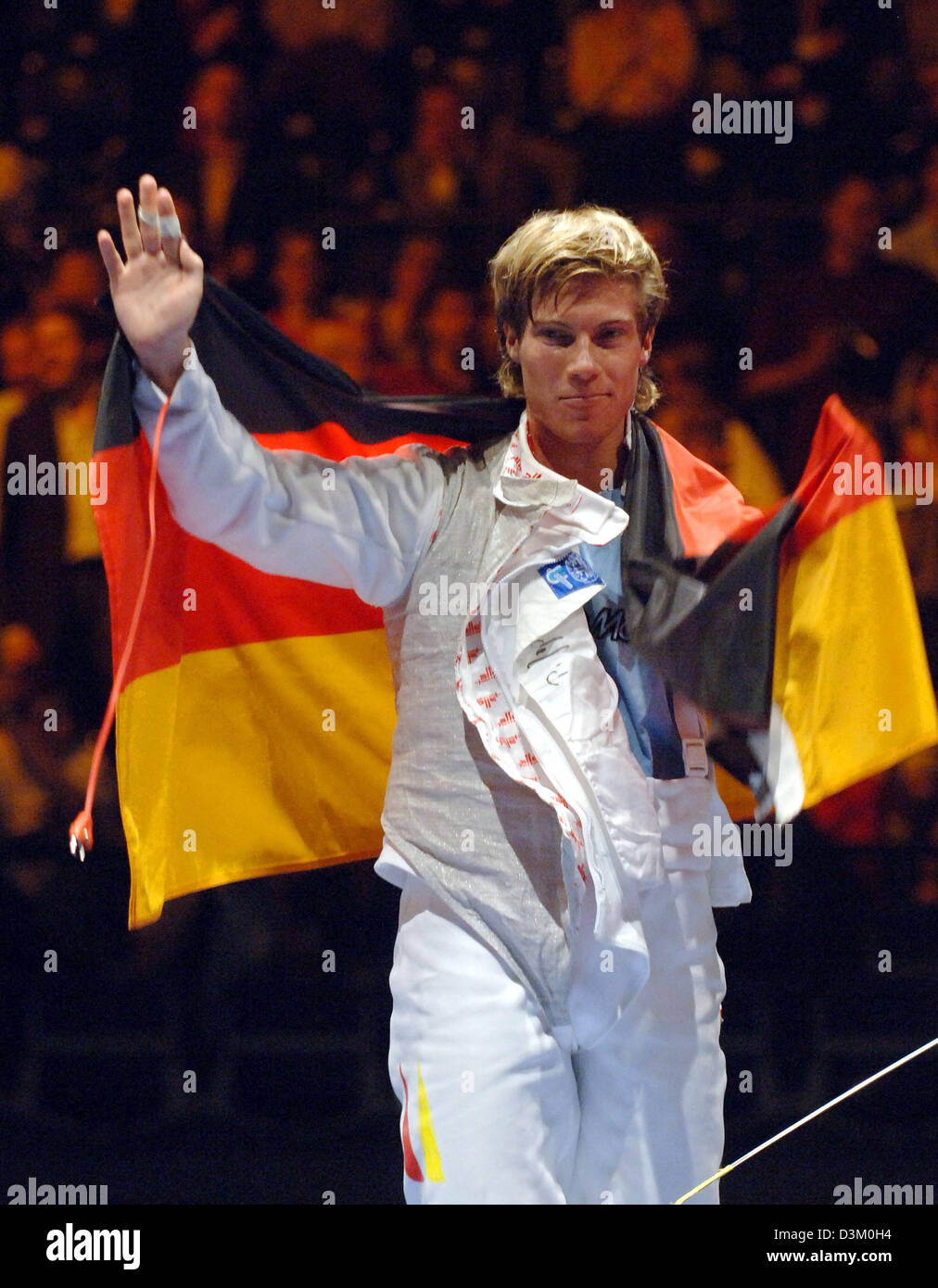 (dpa) - German foil fencer and 2003 World Champion Peter Joppich ...
