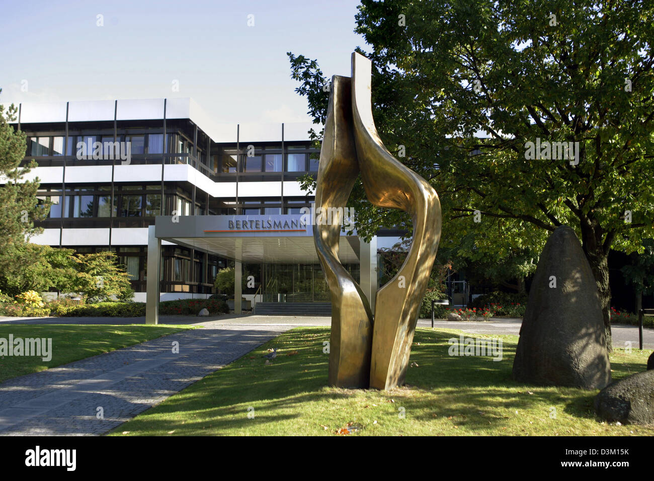 (dpa) - The picture shows the headquarters of media group giant ...