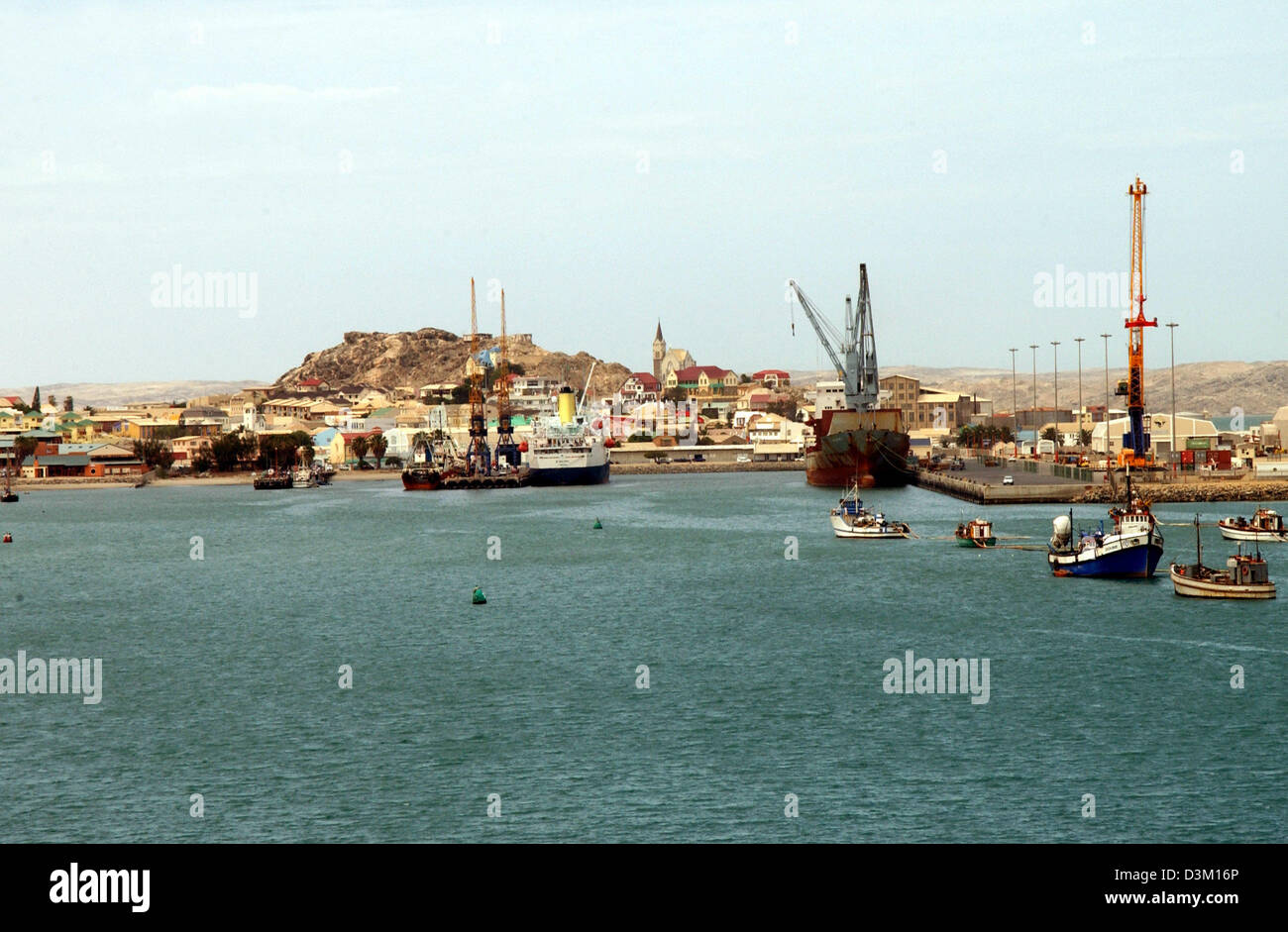 (dpa) - The picture shows the harbour of Luederitz, Namibia, 11 October ...