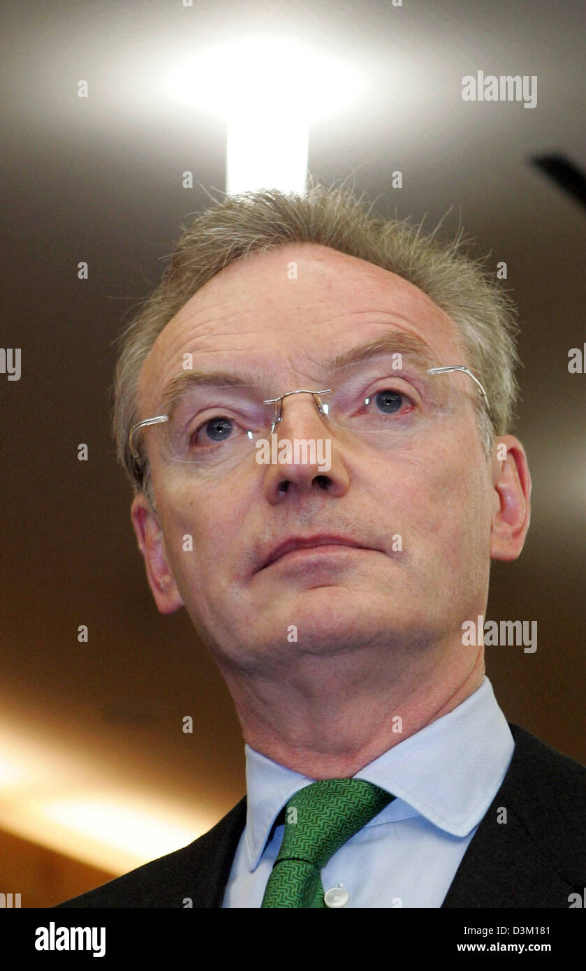 (dpa) - Former Mannesmann chief Klaus Esser appears at the Federal ...