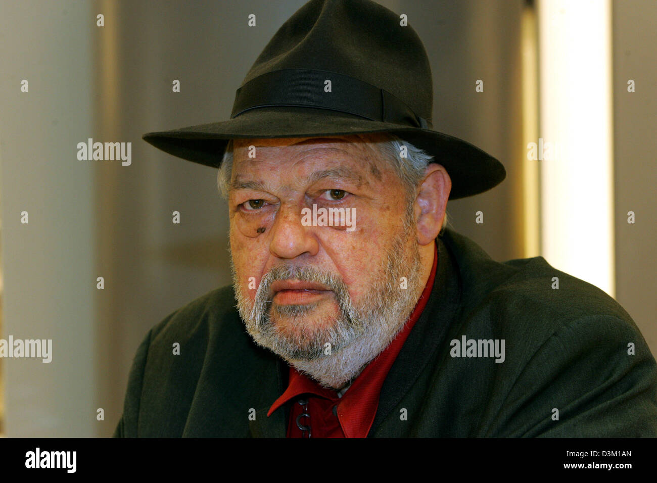 (dpa) - German actor, film producer and author Peter Berling (71 ...