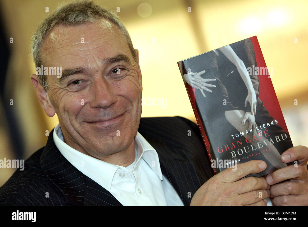 (dpa) - Dutch author Tomas Lieske pictured with his title 'Gran Cafe ...