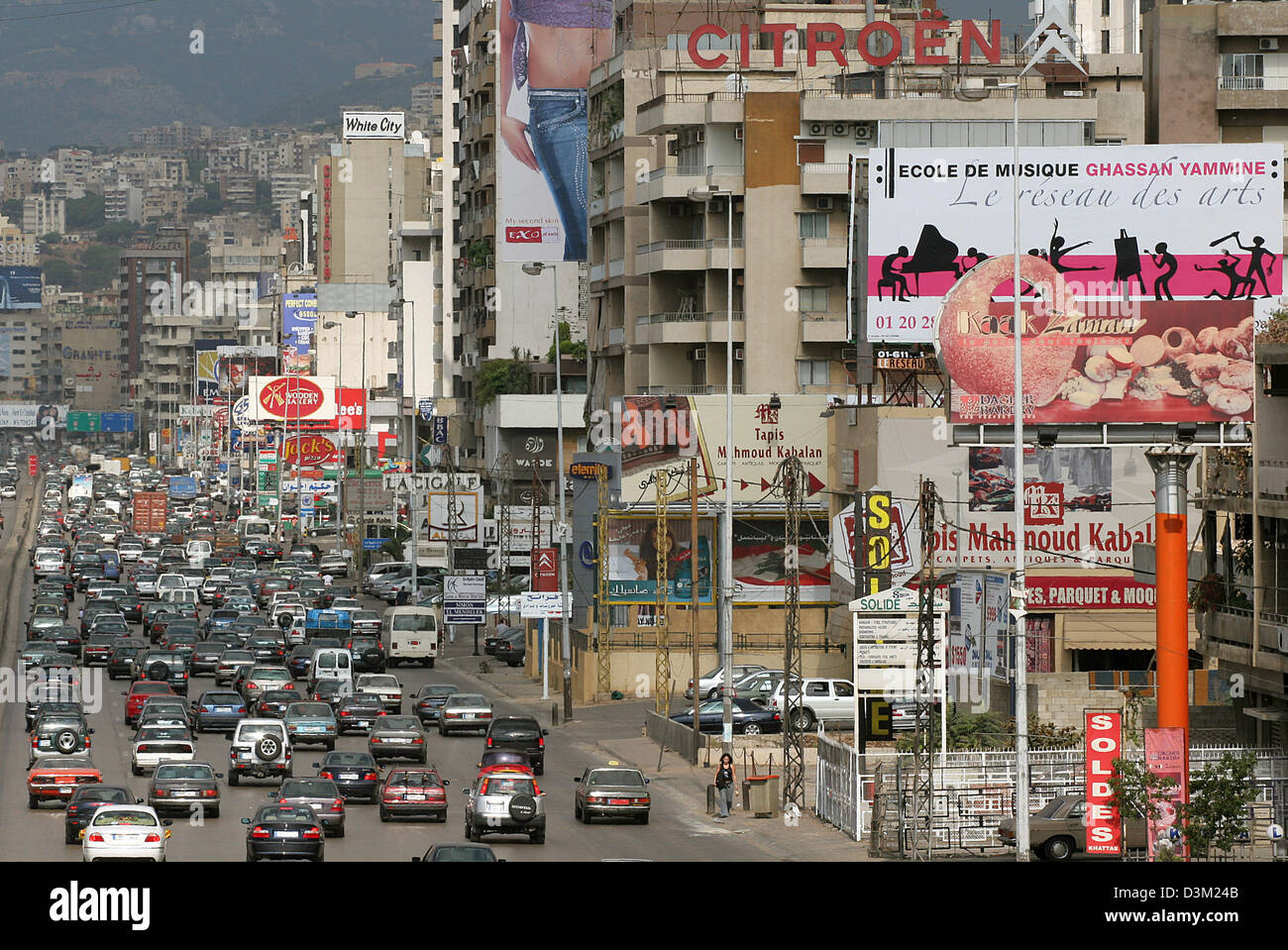 (dpa) - The picture shows rush hour at the motorway in Beirut, capital ...