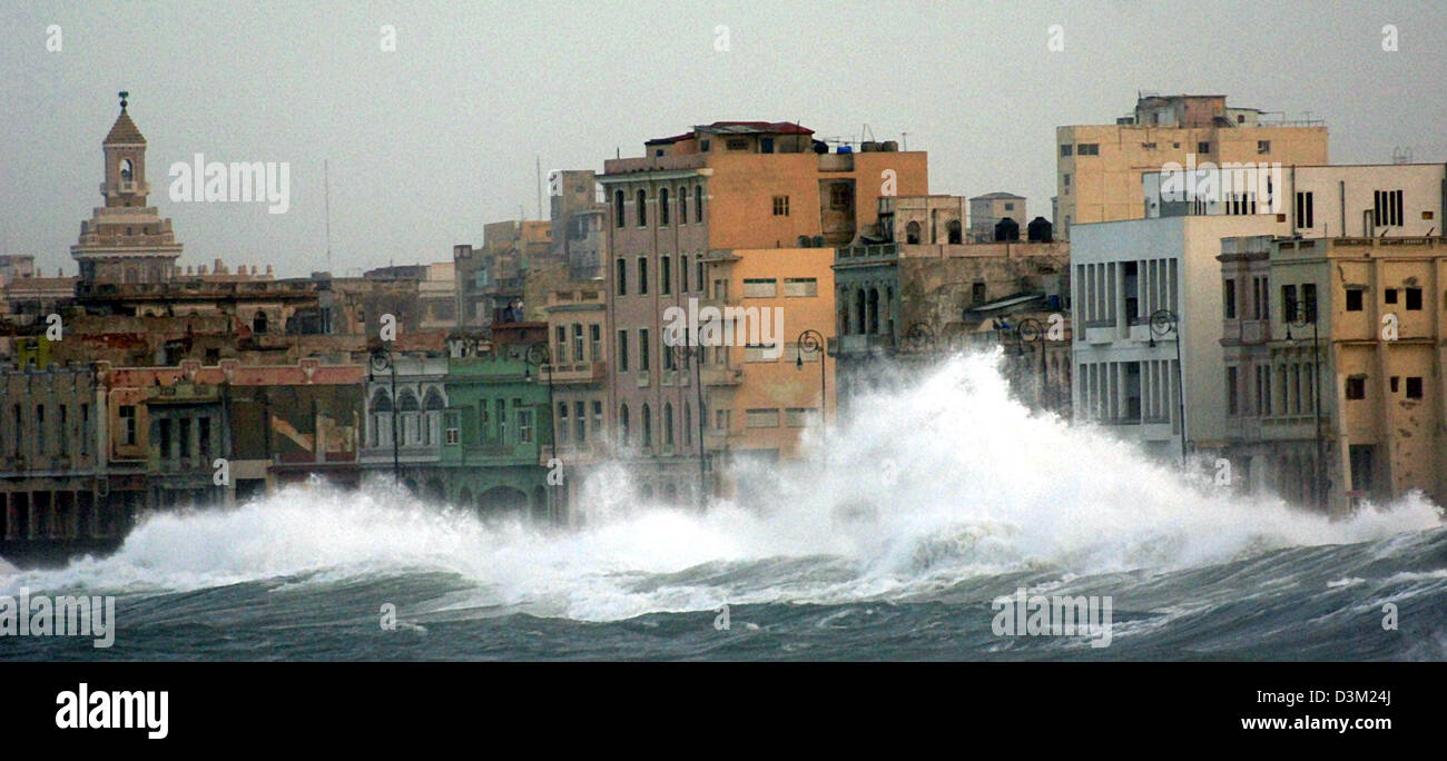 Hurricane wilma hi-res stock photography and images - Alamy