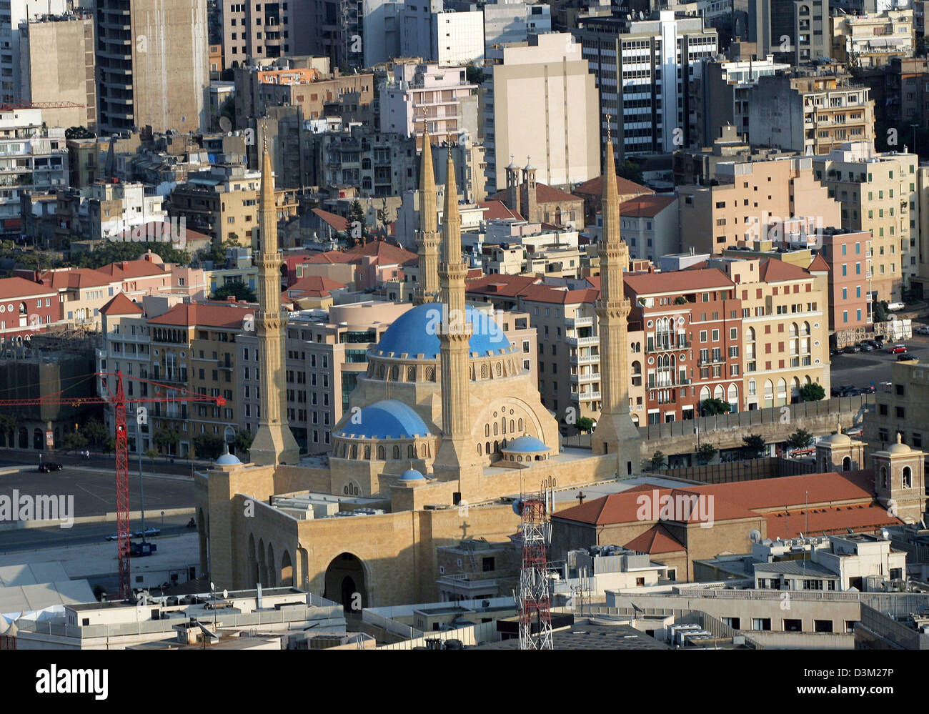 (dpa) - The picture shows a modern mosque in Beirut, Lebanon, 9 October ...