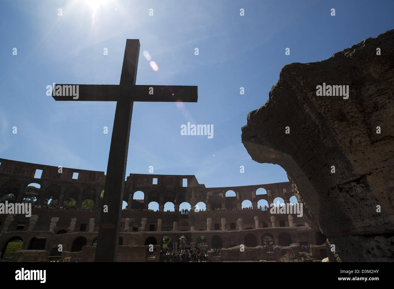 Cross in the Colosseum in Rome to mark the number of early Christians ...