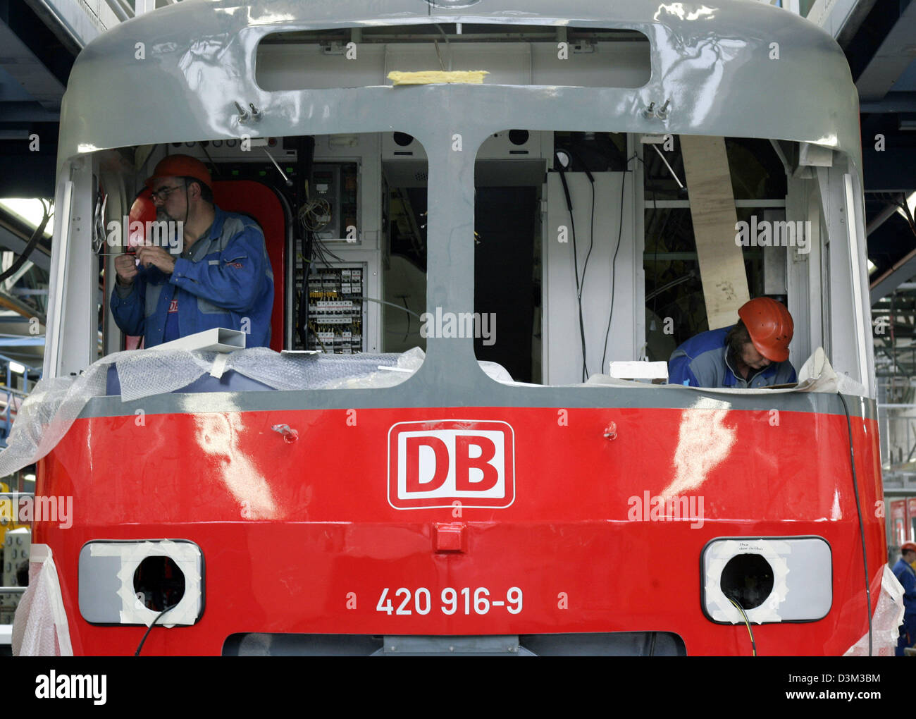 (dpa) - A locomotive is repaired in the maintenance plant of the ...