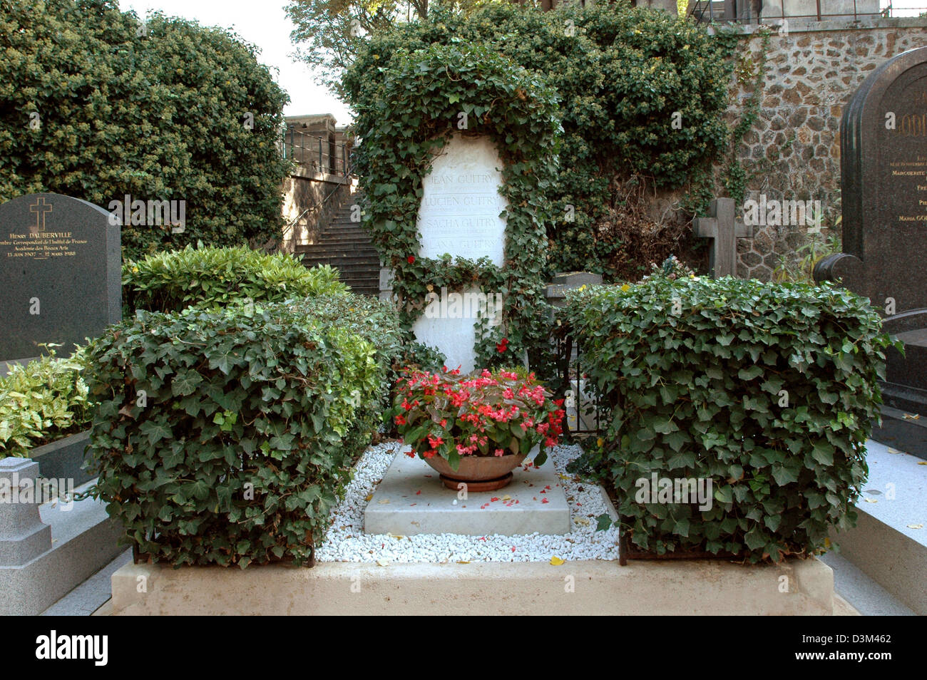 (dpa) - The photo shows the Guitry family's tomb with French actor ...
