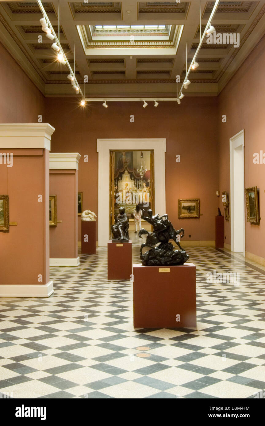 (dpa) - The picture shows sculptures and paintings in the Museum of ...