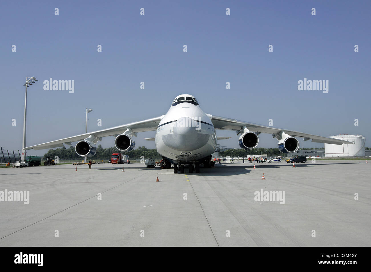 (dpa) - The picture shows a Russian Antonov 124 transport aircraft at ...