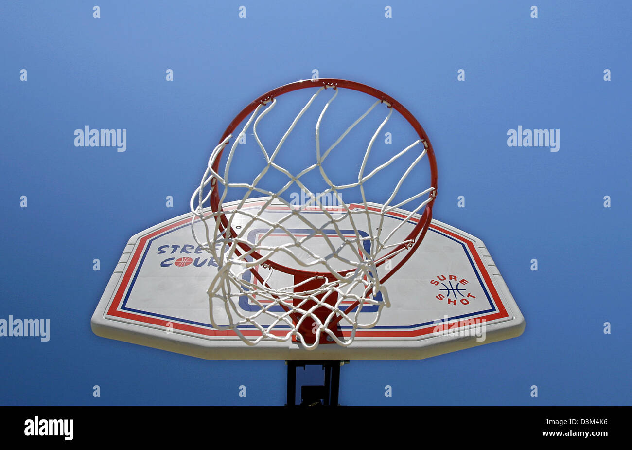 (dpa) - The picture shows a basketball hoop in Munich, Germany, 19 June ...