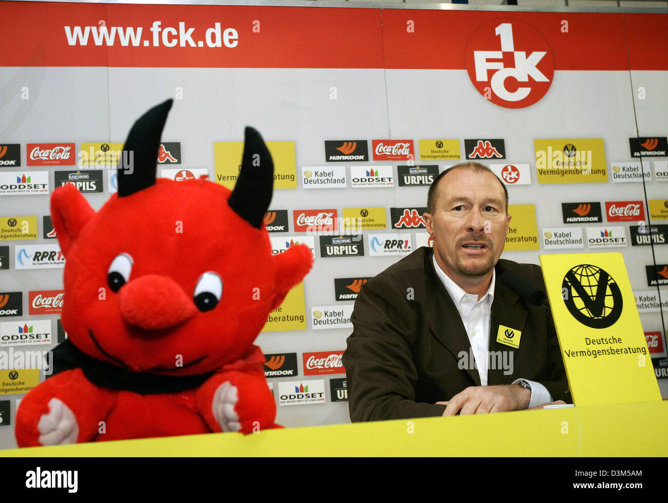 (dpa) - The new coach of German Bundesliga club 1.FC Kaiserslautern ...
