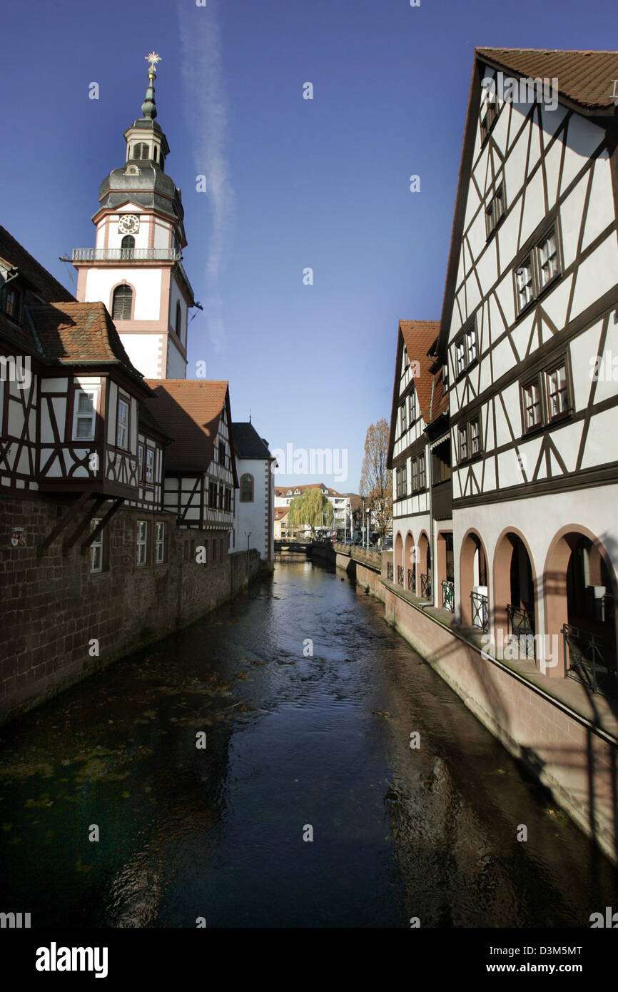 (dpa) - The picture shows a view of the historical framework buildings ...