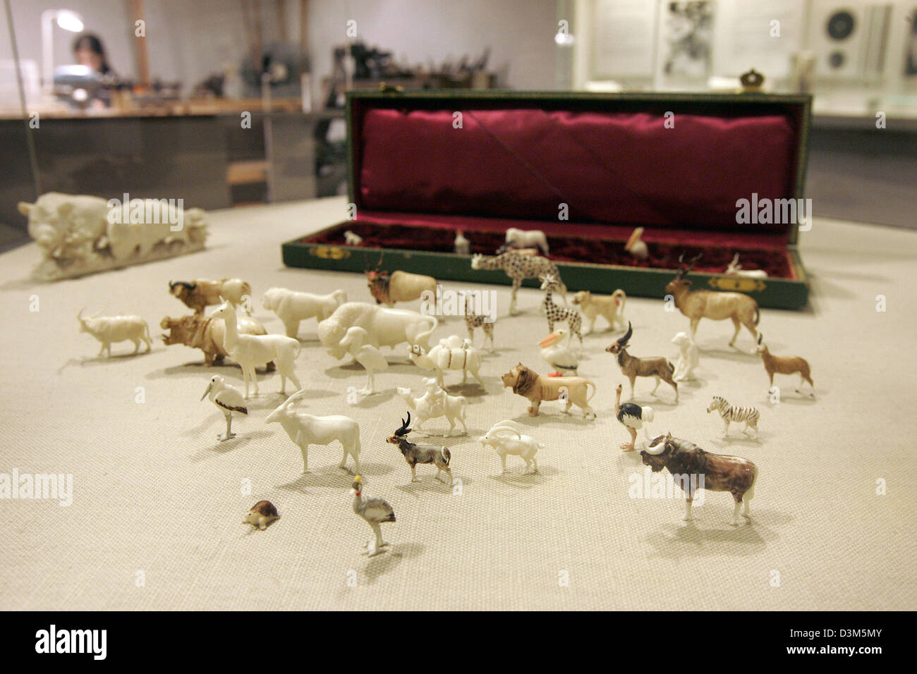 (dpa) - The picture shows partly daubed ivory carvings depicting ...