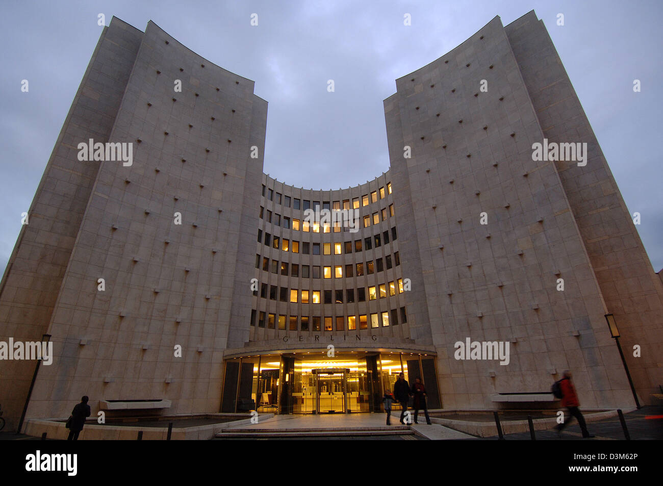 (dpa) - The pictures shows the headquarters of insurance company ...